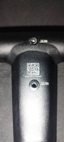 Canyon CP16 cockpit (integrált kormány)